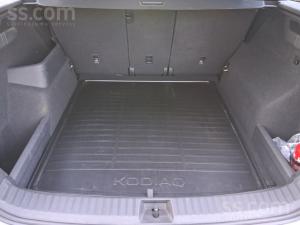 Pelēks Skoda Kodiaq 2025 Rīga, ar dzinēja tilpumu 1.50 L un nobraukumu 13 tūkst. km par 38900 €, foto 24 vietnē AUTOMOTO.COM.LV