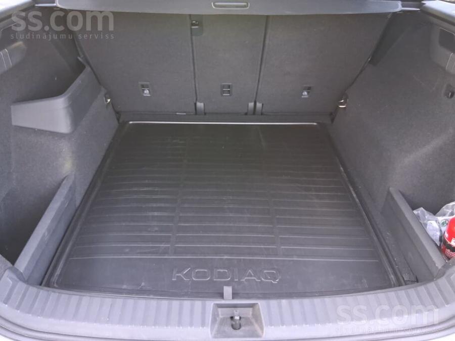 Pelēks Skoda Kodiaq 2025 Rīga, ar dzinēja tilpumu 1.50 L un nobraukumu 13 tūkst. km par 38900 €, foto 24 vietnē AUTOMOTO.COM.LV