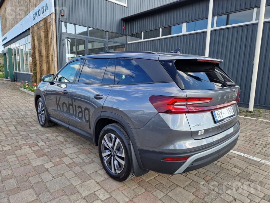 Pelēks Skoda Kodiaq 2025 Jelgava, ar dzinēja tilpumu 1.50 L un nobraukumu 11 tūkst. km par 42000 €, foto 8 vietnē AUTOMOTO.COM.LV