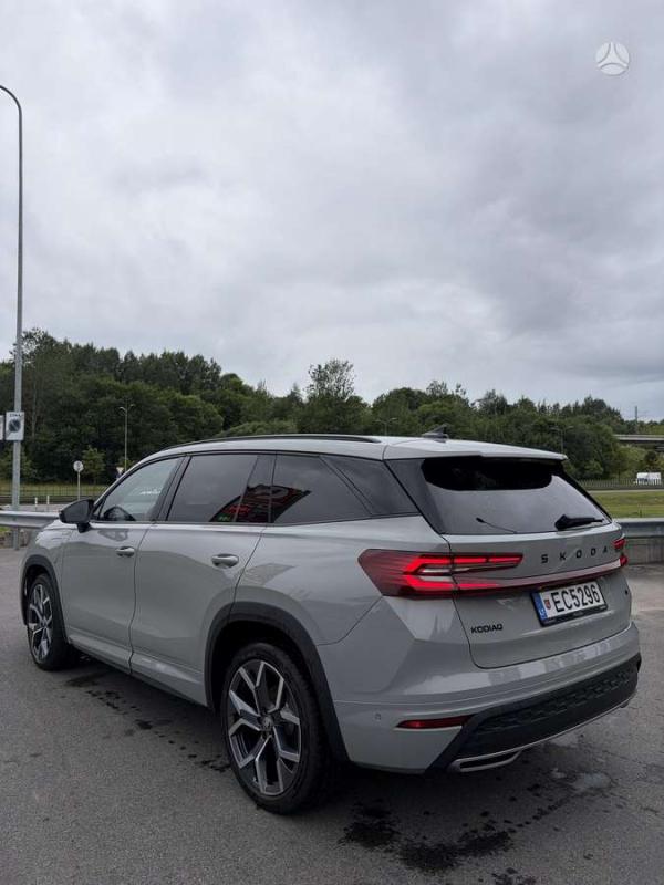 Серый Шкода Kodiaq 2025 в Вильнюс, объемом двигателя 1.50 л и пробегом 26 тыс. км за 43500 €, фото 5 на AUTOMOTO.COM.LV