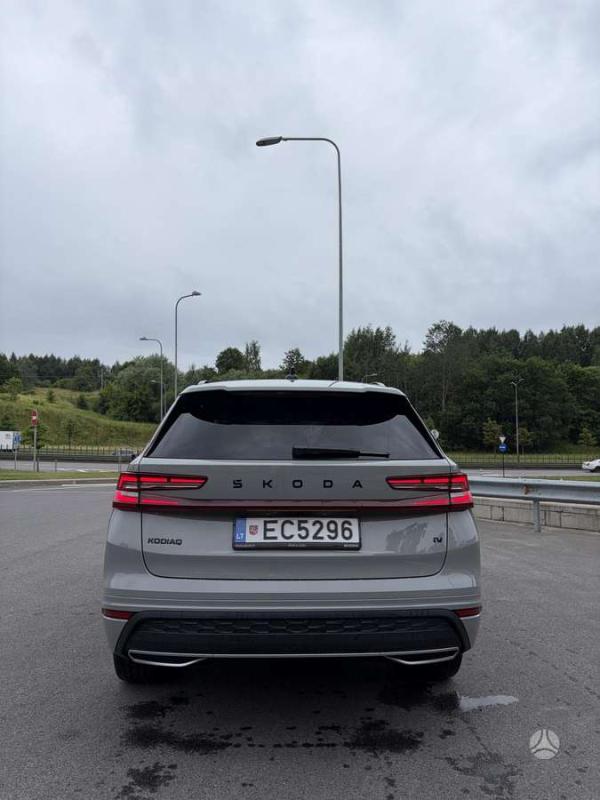 Серый Шкода Kodiaq 2025 в Вильнюс, объемом двигателя 1.50 л и пробегом 26 тыс. км за 43500 €, фото 6 на AUTOMOTO.COM.LV