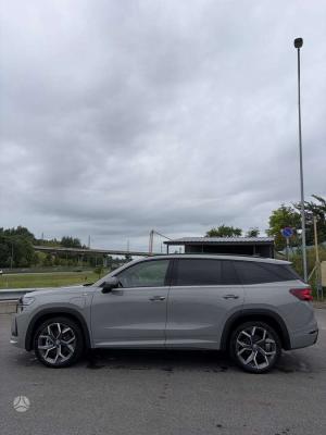 Серый Шкода Kodiaq 2025 в Вильнюс, объемом двигателя 1.50 л и пробегом 26 тыс. км за 43500 €, фото 13 на AUTOMOTO.COM.LV