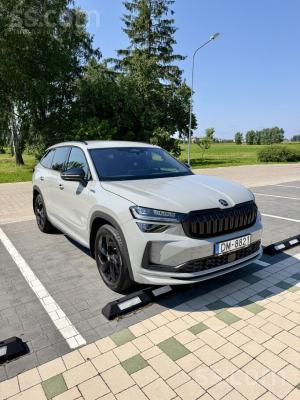 Pelēks Skoda Kodiaq 2025 Rīga, ar dzinēja tilpumu 2.00 L un nobraukumu 30 tūkst. km par 43000 €, foto 3 vietnē AUTOMOTO.COM.LV