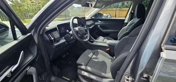 Pelēks Skoda Kodiaq 2025 Kauņa, ar dzinēja tilpumu 1.50 L un nobraukumu 23 tūkst. km par 41000 €, foto 9 vietnē AUTOMOTO.COM.LV