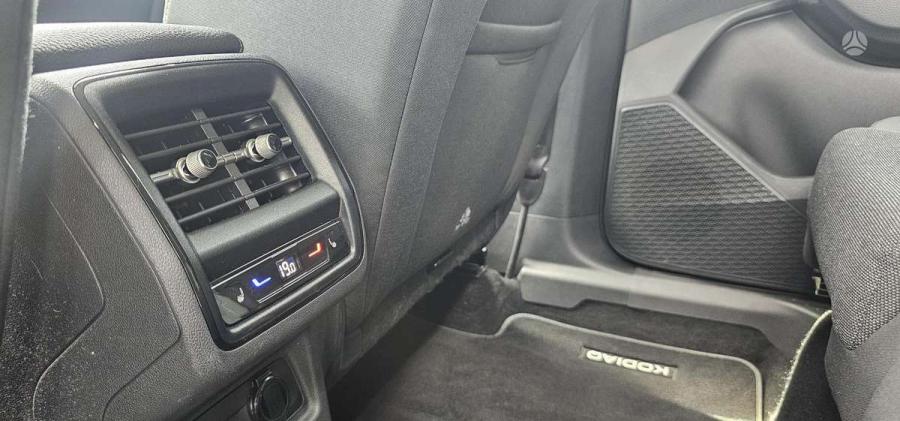Pelēks Skoda Kodiaq 2025 Kauņa, ar dzinēja tilpumu 1.50 L un nobraukumu 23 tūkst. km par 41000 €, foto 16 vietnē AUTOMOTO.COM.LV