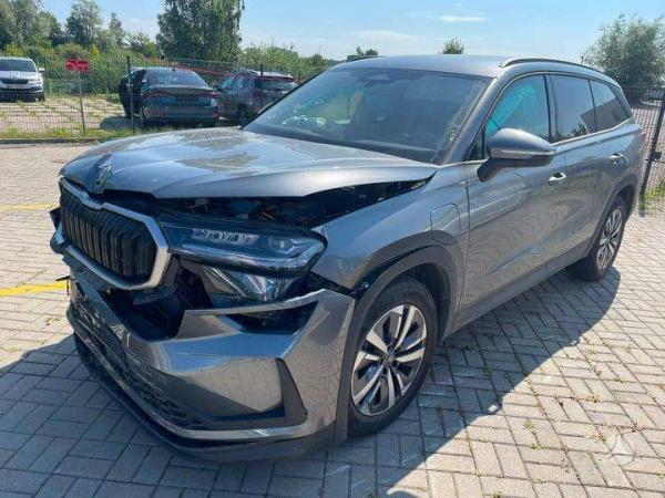Pelēks Skoda Kodiaq 2025 Kauņa, ar dzinēja tilpumu 1.50 L un nobraukumu 41 tūkst. km par 25650 €, foto 1 vietnē AUTOMOTO.COM.LV