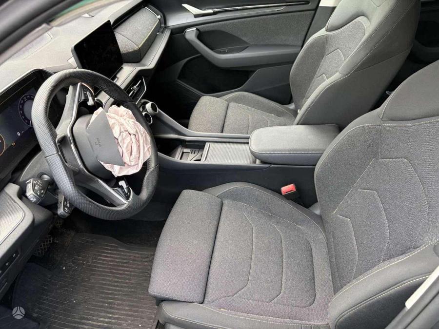 Grey Skoda Kodiaq 2025 in Kaunas, with an engine capacity of 1.50 L and mileage of 41 thousand km for 25250 €, photo 7 on AUTOMOTO.COM.LV