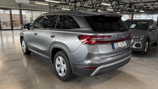 Pelēks Skoda Kodiaq 2025 Rīga, ar dzinēja tilpumu 2.00 L un nobraukumu 25 tūkst. km par 39900 €, foto 3 vietnē AUTOMOTO.COM.LV