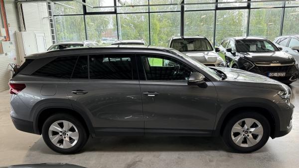 Pelēks Skoda Kodiaq 2025 Rīga, ar dzinēja tilpumu 2.00 L un nobraukumu 25 tūkst. km par 39900 €, foto 6 vietnē AUTOMOTO.COM.LV