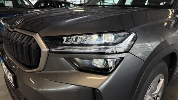 Pelēks Skoda Kodiaq 2025 Rīga, ar dzinēja tilpumu 2.00 L un nobraukumu 25 tūkst. km par 39900 €, foto 10 vietnē AUTOMOTO.COM.LV