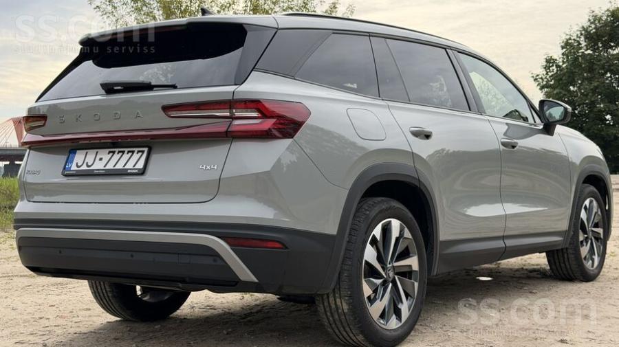 Grey Skoda Kodiaq 2025 in Riga, with an engine capacity of 2.00 L and mileage of 36 thousand km for 41900 €, photo 4 on AUTOMOTO.COM.LV