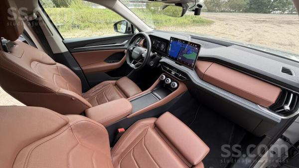 Skoda Kodiaq 2025 in Riga on AUTOMOTO.COM.LV Grey Skoda Kodiaq 2025 in Riga, with an engine capacity of 2.00 L and mileage of 36 thousand km for 41900 €, photo 11 on AUTOMOTO.COM.LV