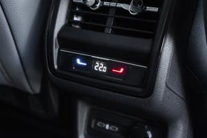 Pelēks Skoda Kodiaq 2025 Rīga, ar dzinēja tilpumu 1.50 L un nobraukumu 21 tūkst. km par 32950 €, foto 15 vietnē AUTOMOTO.COM.LV