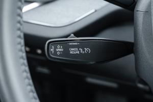 Pelēks Skoda Kodiaq 2025 Rīga, ar dzinēja tilpumu 1.50 L un nobraukumu 21 tūkst. km par 32950 €, foto 26 vietnē AUTOMOTO.COM.LV