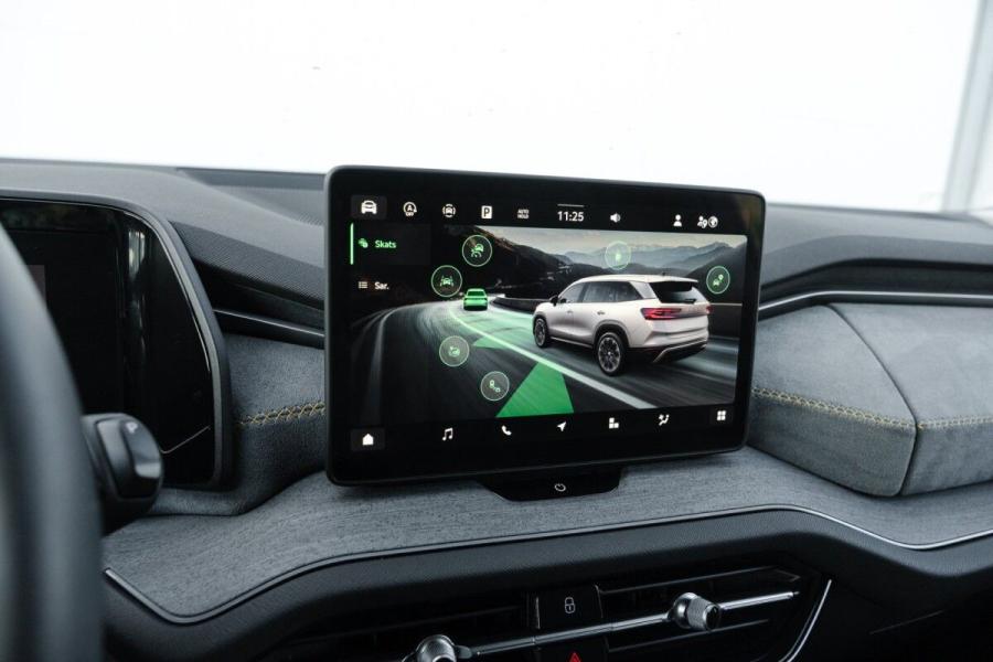 Pelēks Skoda Kodiaq 2025 Rīga, ar dzinēja tilpumu 1.50 L un nobraukumu 21 tūkst. km par 32950 €, foto 49 vietnē AUTOMOTO.COM.LV