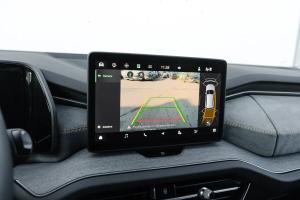 Pelēks Skoda Kodiaq 2025 Rīga, ar dzinēja tilpumu 1.50 L un nobraukumu 21 tūkst. km par 32950 €, foto 64 vietnē AUTOMOTO.COM.LV