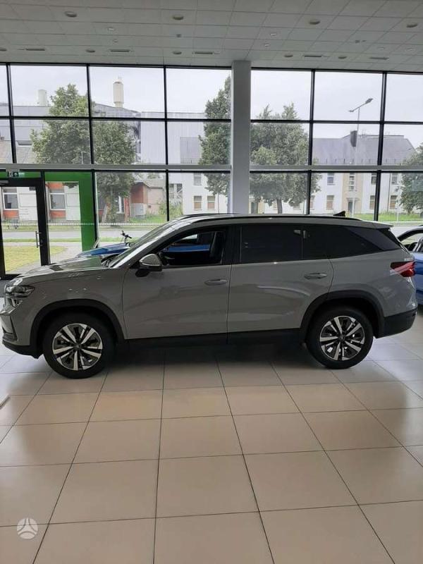 Pelēks Skoda Kodiaq 2026 Panevēža, ar dzinēja tilpumu 1.50 L un nobraukumu 1 tūkst. km par 41900 €, foto 3 vietnē AUTOMOTO.COM.LV