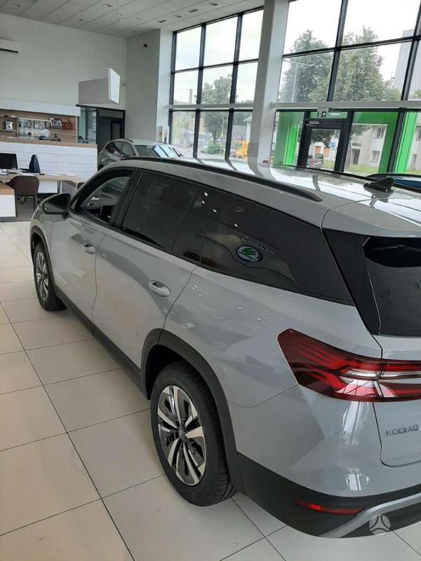 Pelēks Skoda Kodiaq 2026 Panevēža, ar dzinēja tilpumu 1.50 L un nobraukumu 1 tūkst. km par 41900 €, foto 4 vietnē AUTOMOTO.COM.LV
