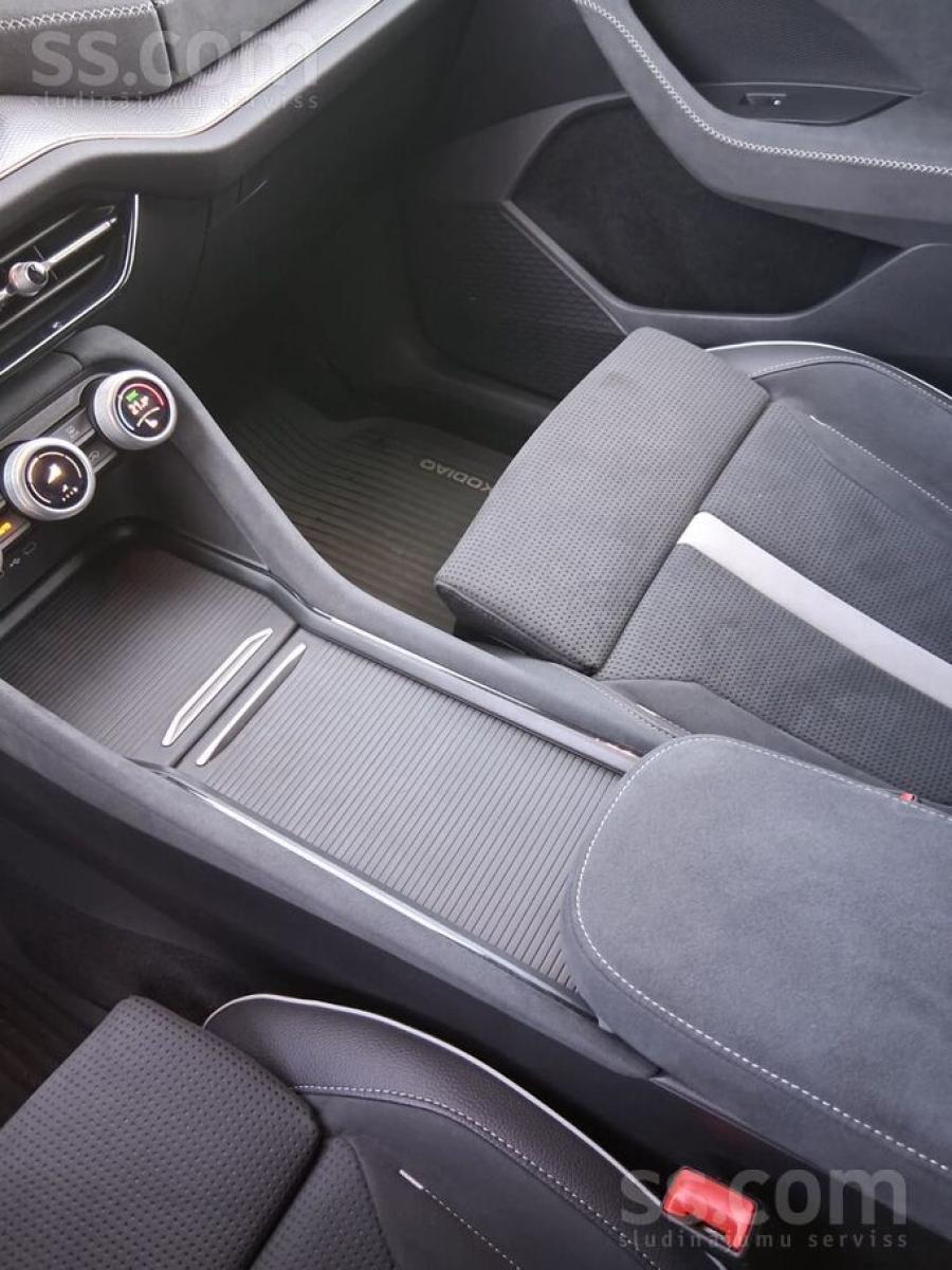 Grey Skoda Kodiaq 2026 in Riga, with an engine capacity of 1.50 L and mileage of 4 thousand km for 42900 €, photo 20 on AUTOMOTO.COM.LV
