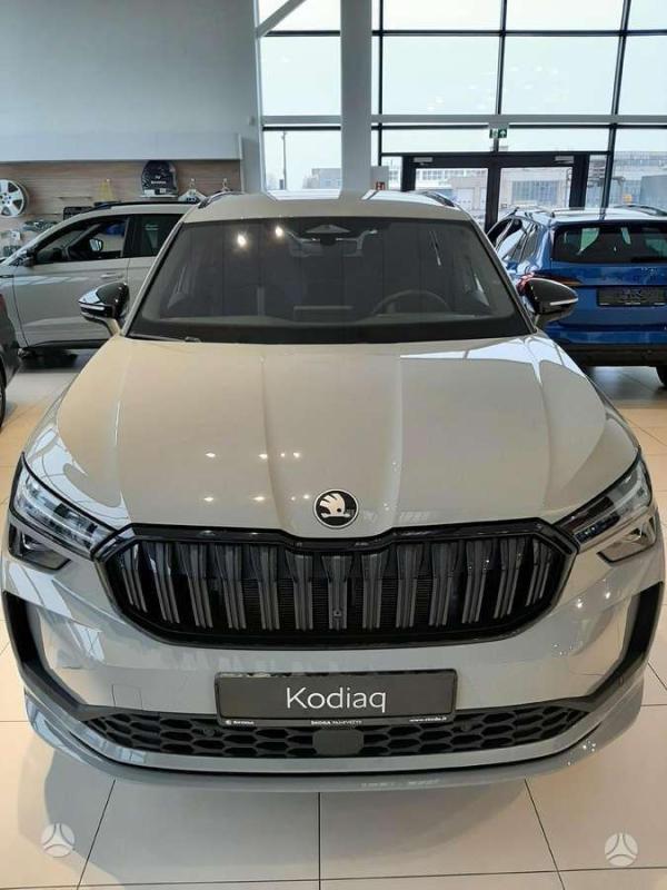 Pelēks Skoda Kodiaq 2026 Panevēža, ar dzinēja tilpumu 1.97 L un nobraukumu 5 tūkst. km par 47470 €, foto 1 vietnē AUTOMOTO.COM.LV