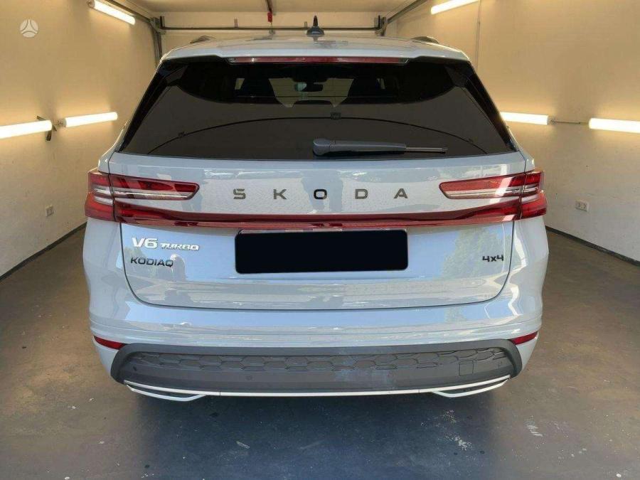 Grey Skoda Kodiaq 2026 in Vilnius, with an engine capacity of 1.97 L and mileage of 1 thousand km for 48590 €, photo 6 on AUTOMOTO.COM.LV