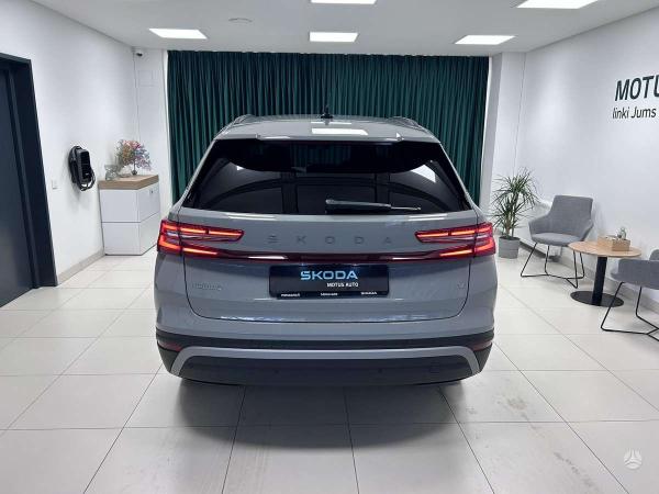 Grey Skoda Kodiaq 2026 in Vilnius, with an engine capacity of 1.50 L and mileage of 0 thousand km for 43190 €, photo 3 on AUTOMOTO.COM.LV