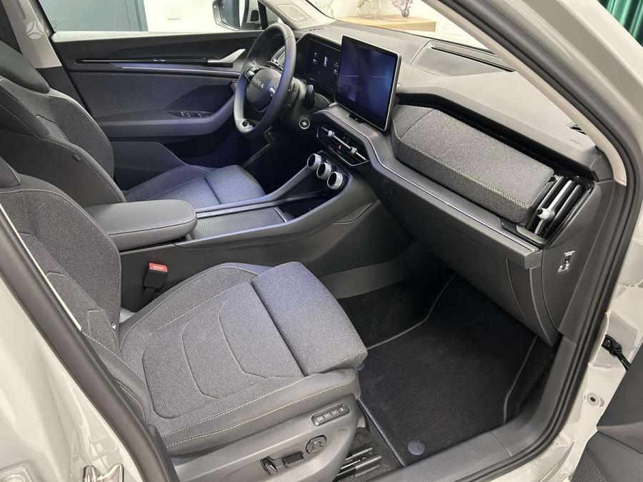 Grey Skoda Kodiaq 2026 in Vilnius, with an engine capacity of 1.50 L and mileage of 0 thousand km for 43190 €, photo 11 on AUTOMOTO.COM.LV