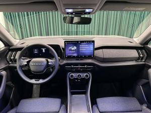 Grey Skoda Kodiaq 2026 in Vilnius, with an engine capacity of 1.50 L and mileage of 0 thousand km for 43190 €, photo 12 on AUTOMOTO.COM.LV