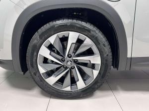 Grey Skoda Kodiaq 2026 in Vilnius, with an engine capacity of 1.50 L and mileage of 0 thousand km for 43190 €, photo 33 on AUTOMOTO.COM.LV