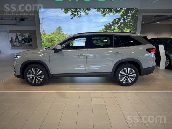 Серый Шкода Kodiaq 2026 в Валмиера, объемом двигателя 1.50 л и пробегом 0 тыс. км за 42540 €, фото 4 на AUTOMOTO.COM.LV