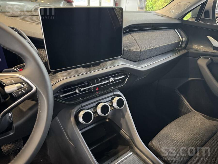 Grey Skoda Kodiaq 2026 in Valmiera, with an engine capacity of 1.50 L and mileage of 0 thousand km for 42540 €, photo 22 on AUTOMOTO.COM.LV