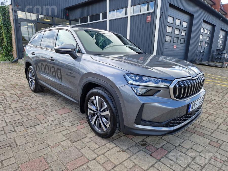 Grey Skoda Kodiaq 2026 in Jelgava, with an engine capacity of 1.50 L and mileage of 5 thousand km for 39900 €, photo 3 on AUTOMOTO.COM.LV
