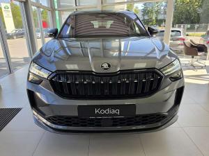 Pelēks Skoda Kodiaq 2026 Šauļi, ar dzinēja tilpumu 1.50 L un nobraukumu 0 tūkst. km par 42710 €, foto 3 vietnē AUTOMOTO.COM.LV