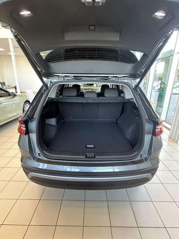 Grey Skoda Kodiaq 2026 in Alytus, with an engine capacity of 1.97 L and mileage of 0 thousand km for 41940 €, photo 7 on AUTOMOTO.COM.LV