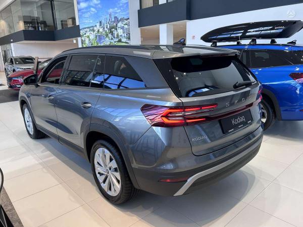 Grey Skoda Kodiaq 2026 in Vilnius, with an engine capacity of 1.50 L and mileage of 0 thousand km for 41350 €, photo 6 on AUTOMOTO.COM.LV