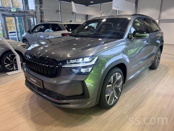 Шкода Kodiaq 2026 в Валмиера на AUTOMOTO.COM.LV Серый Шкода Kodiaq 2026 в Валмиера, объемом двигателя 1.50 л и пробегом 0 тыс. км за 48600 €, фото 4 на AUTOMOTO.COM.LV