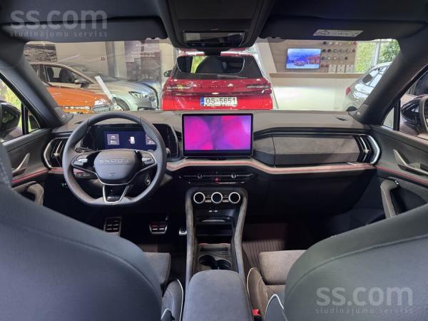 Шкода Kodiaq 2026 в Валмиера на AUTOMOTO.COM.LV Серый Шкода Kodiaq 2026 в Валмиера, объемом двигателя 1.50 л и пробегом 0 тыс. км за 48600 €, фото 10 на AUTOMOTO.COM.LV