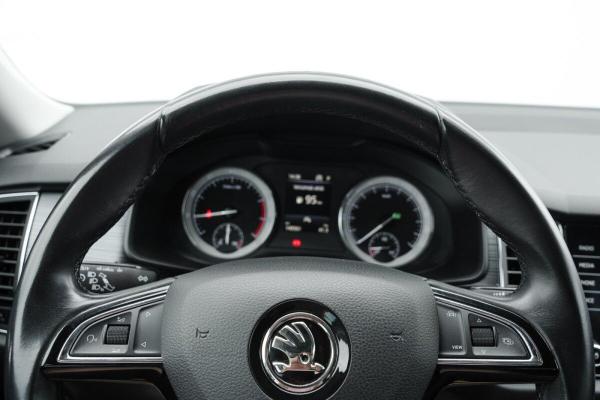 Серый Шкода Kodiaq 2019 в Рига, объемом двигателя 1.50 л и пробегом 147 тыс. км за 19900 €, фото 11 на AUTOMOTO.COM.LV