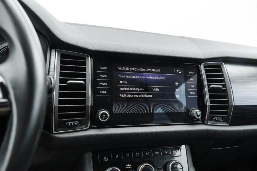 Pelēks Skoda Kodiaq 2019 Rīga, ar dzinēja tilpumu 1.50 L un nobraukumu 147 tūkst. km par 19900 €, foto 17 vietnē AUTOMOTO.COM.LV