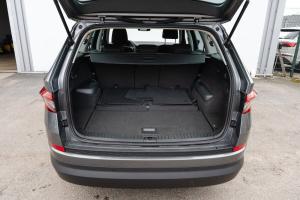Pelēks Skoda Kodiaq 2019 Rīga, ar dzinēja tilpumu 1.50 L un nobraukumu 147 tūkst. km par 19900 €, foto 19 vietnē AUTOMOTO.COM.LV