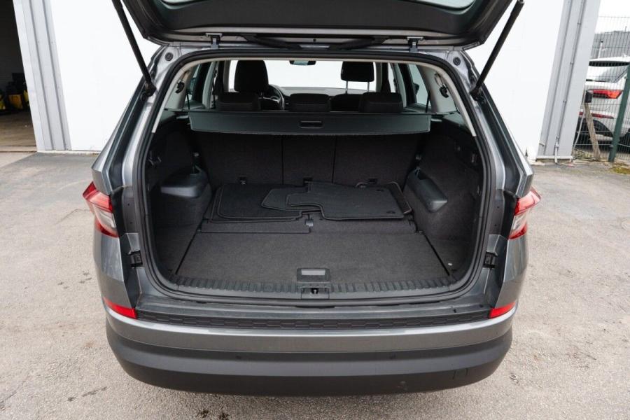 Pelēks Skoda Kodiaq 2019 Rīga, ar dzinēja tilpumu 1.50 L un nobraukumu 147 tūkst. km par 19900 €, foto 19 vietnē AUTOMOTO.COM.LV