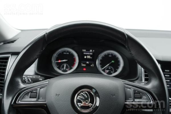 Pelēks Skoda Kodiaq 2019 Rīga, ar dzinēja tilpumu 1.50 L un nobraukumu 147 tūkst. km par 19900 €, foto 11 vietnē AUTOMOTO.COM.LV