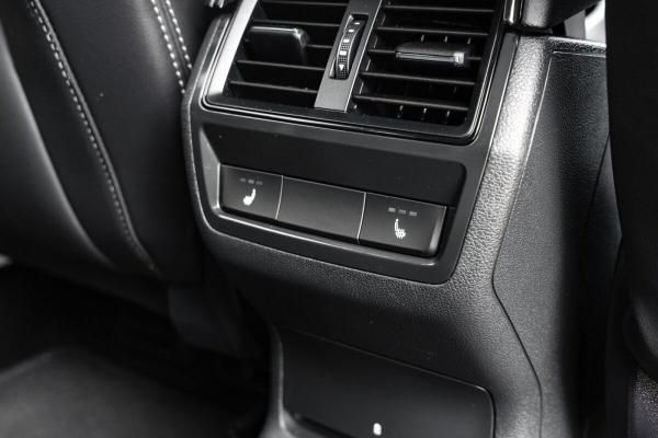 Grey Skoda Kodiaq 2022 in Riga, with an engine capacity of 2.00 L and mileage of 117 thousand km for 31850 €, photo 8 on AUTOMOTO.COM.LV