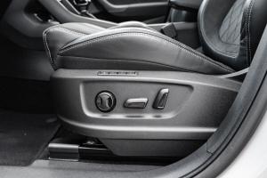 Pelēks Skoda Kodiaq 2022 Rīga, ar dzinēja tilpumu 2.00 L un nobraukumu 117 tūkst. km par 31850 €, foto 15 vietnē AUTOMOTO.COM.LV