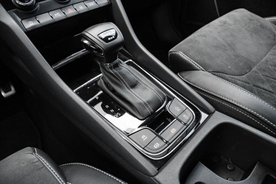 Pelēks Skoda Kodiaq 2022 Rīga, ar dzinēja tilpumu 2.00 L un nobraukumu 117 tūkst. km par 31850 €, foto 24 vietnē AUTOMOTO.COM.LV