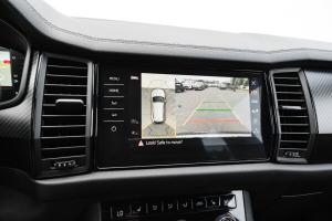 Pelēks Skoda Kodiaq 2022 Rīga, ar dzinēja tilpumu 2.00 L un nobraukumu 117 tūkst. km par 31850 €, foto 27 vietnē AUTOMOTO.COM.LV