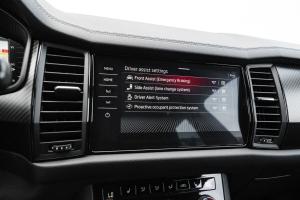 Pelēks Skoda Kodiaq 2022 Rīga, ar dzinēja tilpumu 2.00 L un nobraukumu 117 tūkst. km par 31850 €, foto 32 vietnē AUTOMOTO.COM.LV