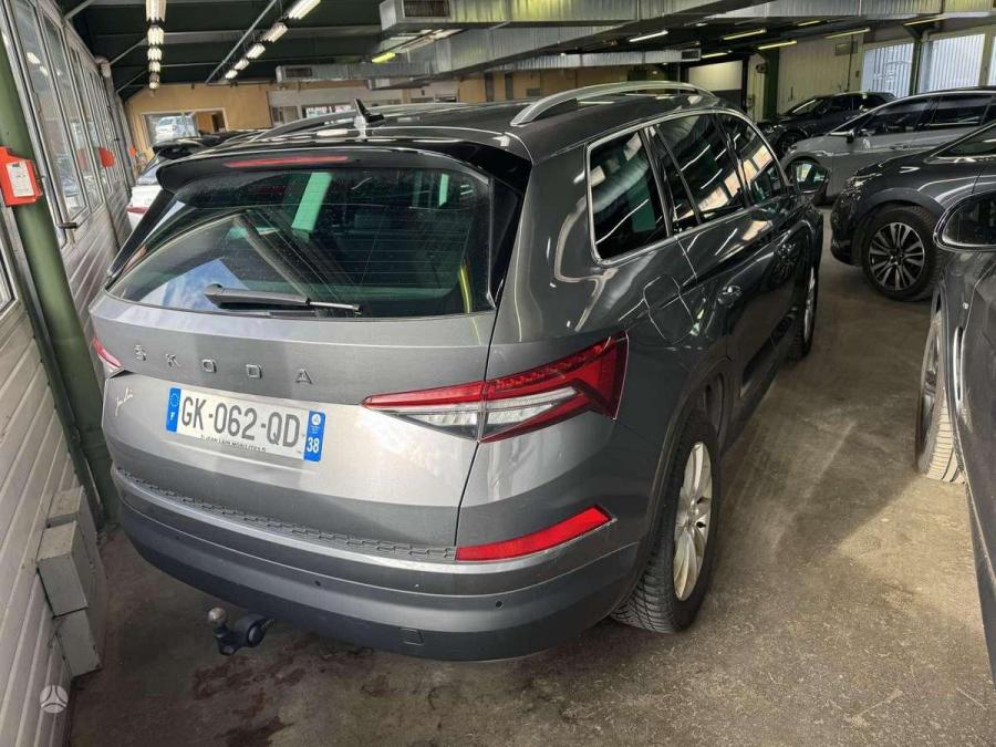 Grey Skoda Kodiaq 2022 in Vilnius, with an engine capacity of 2.00 L and mileage of 193 thousand km for 25947 €, photo 2 on AUTOMOTO.COM.LV