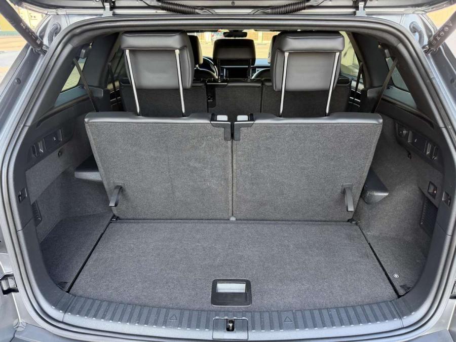 Pelēks Skoda Kodiaq 2022 Klaipėda, ar dzinēja tilpumu 2.00 L un nobraukumu 214 tūkst. km par 23837 €, foto 23 vietnē AUTOMOTO.COM.LV