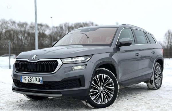 Серый Шкода Kodiaq 2023 в Таураге, объемом двигателя 2.00 л и пробегом 133 тыс. км за 26300 €, фото 1 на AUTOMOTO.COM.LV
